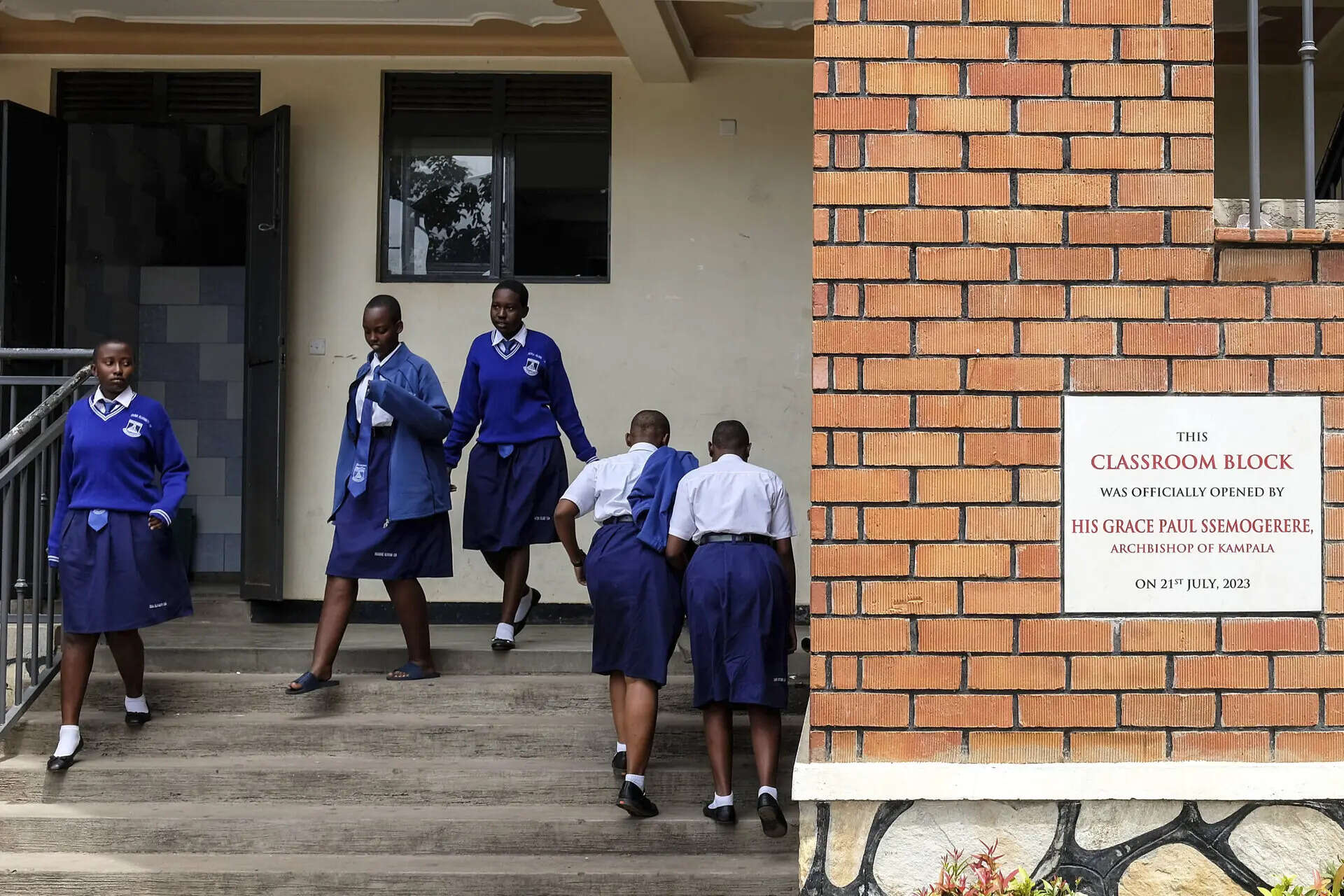 Federal rollback of desegregation orders sparks alarming resegregation in southern schools ...